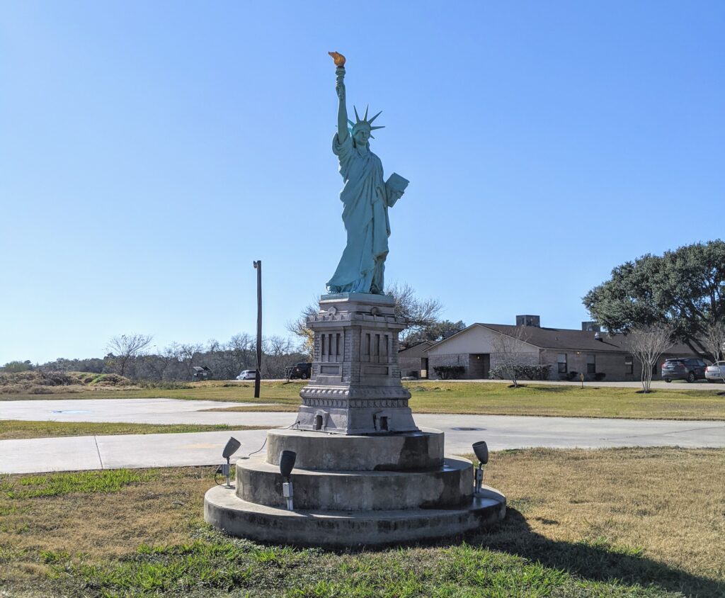 You Can Visit The Statue Of Liberty Right Here In Texas - Texas Wanderers